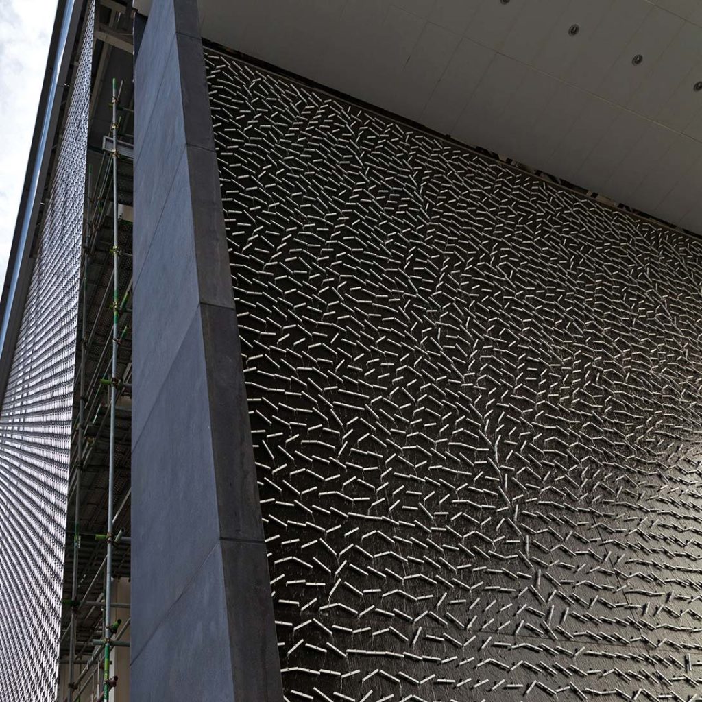 Tipping Wall – NED KAHN